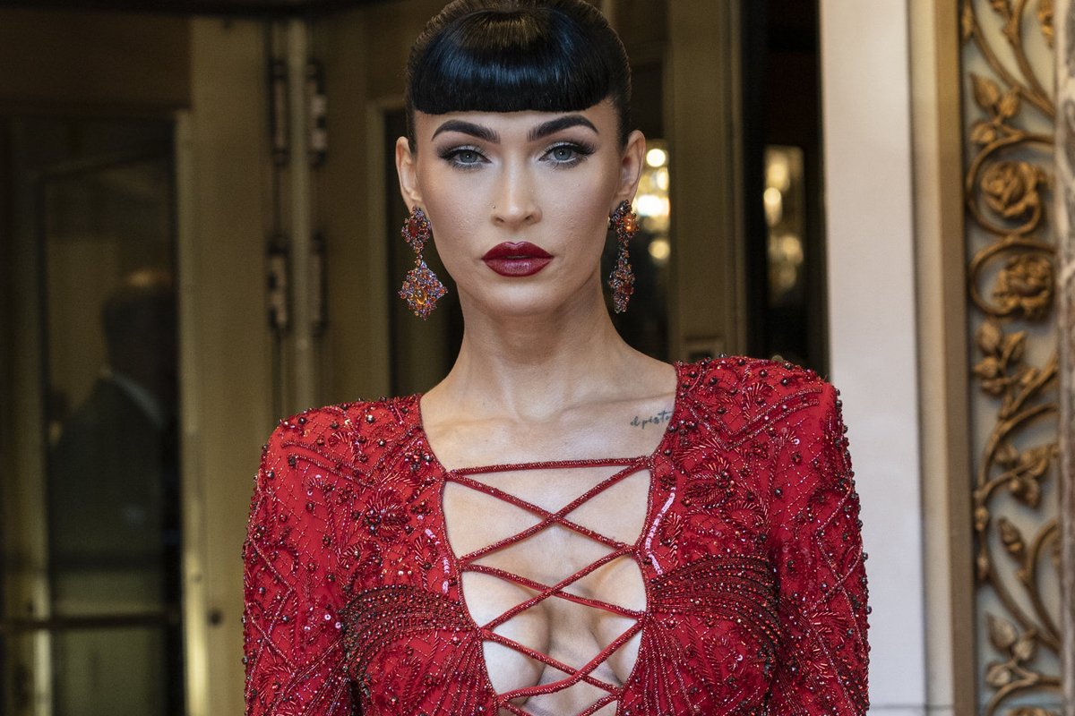 KLÕPS | Ei tunne äragi! Megan Foxi stiilimuutus jahmatas fänne - Kroonika KLÕPS | Ei tunne äragi! Megan Foxi stiilimuutus jahmatas fänne - Kroonika