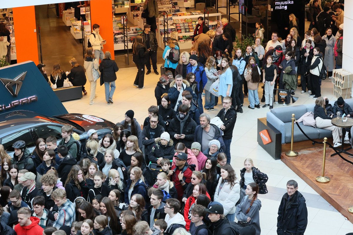 FOTOD JA VIDEO | Kristiine keskust tabas jäätisehimuliste noorukite ... FOTOD JA VIDEO | Kristiine keskust tabas jäätisehimuliste noorukite ...