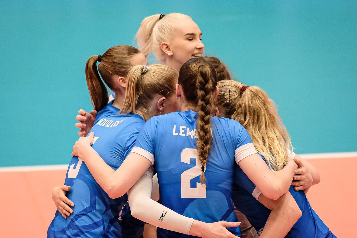 Eesti võrkpallinaiskond sai Kuldliigas kolmanda kuiva kaotuse - Delfi Sport Eesti võrkpallinaiskond sai Kuldliigas kolmanda kuiva kaotuse - Delfi Sport