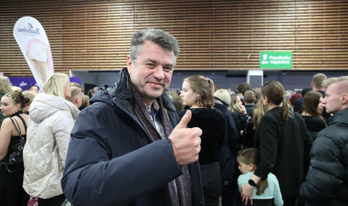 FOTOD | Vaata, kes saabuvad Eesti Laulu finaali. Autogrammitunni ... FOTOD | Vaata, kes saabuvad Eesti Laulu finaali. Autogrammitunni ...