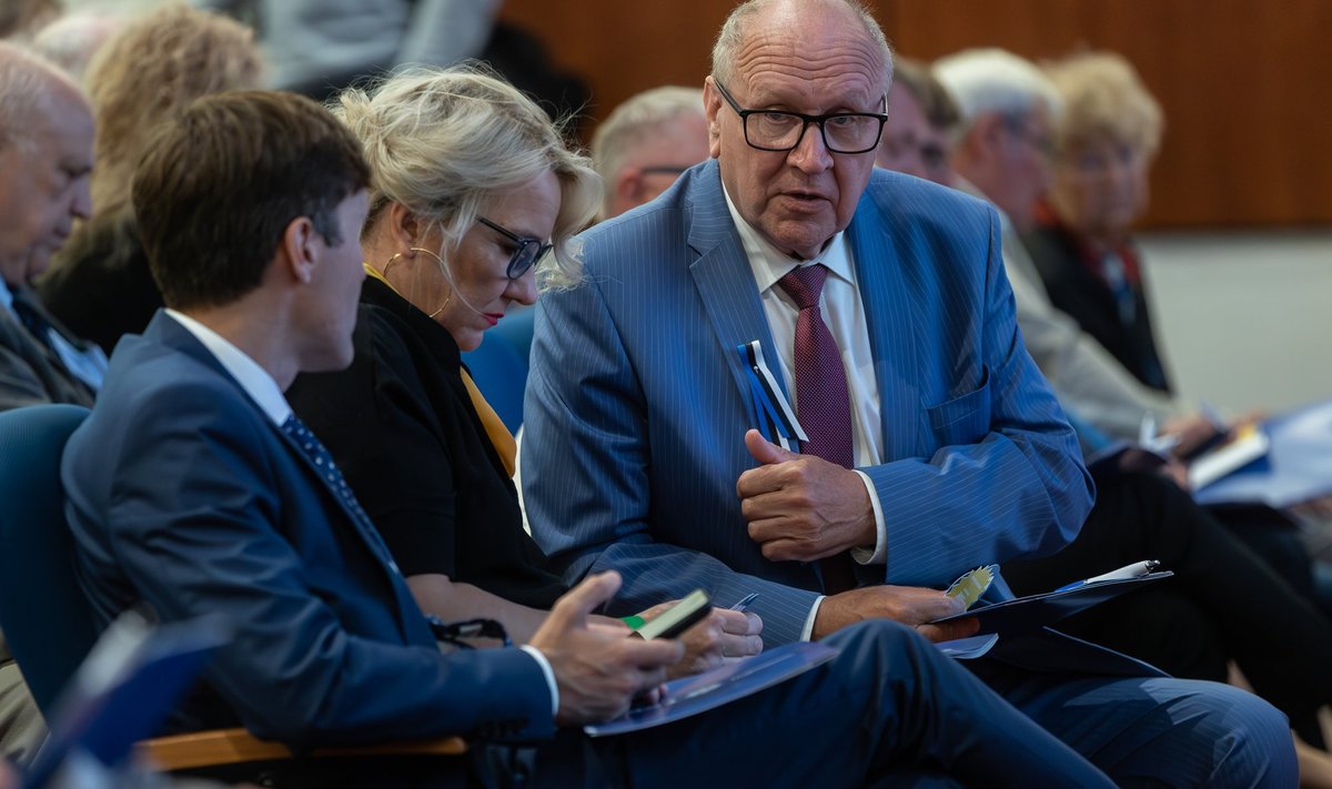 KOLUMN | Mart Kadastik: EKRE tõetund. Kriis erakonnas, pidu perekonnas ... KOLUMN | Mart Kadastik: EKRE tõetund. Kriis erakonnas, pidu perekonnas ...