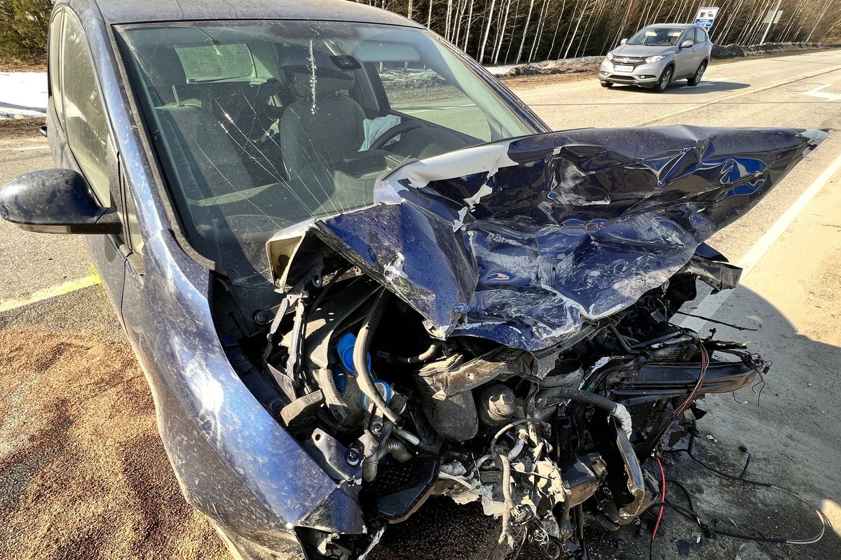 FOTOD | Viljandimaal põrkasid kokku kaks autot. Aastane laps ja 32 ... FOTOD | Viljandimaal põrkasid kokku kaks autot. Aastane laps ja 32 ...